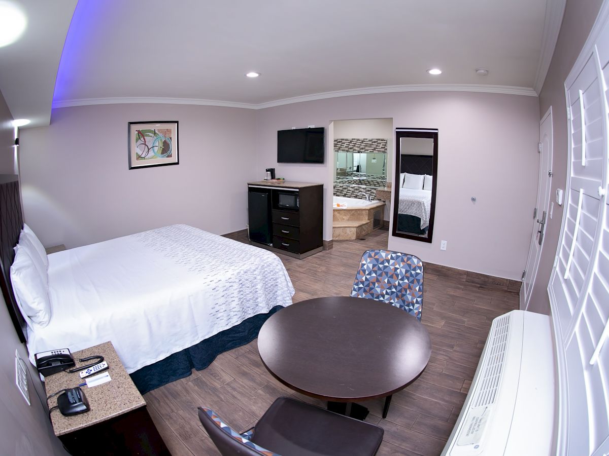 Cheap Hotel Near The Bicycle Hotel & Casino | Diamond Bell Inn & Suites