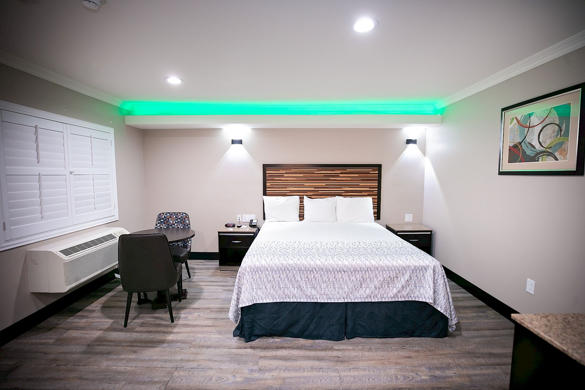 Photo Gallery - Diamond Bell Inn & Suites